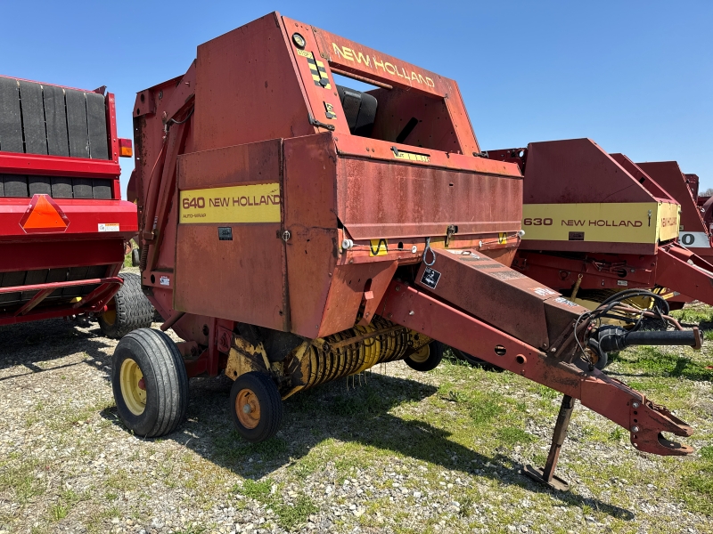 1993 New Holland 640 round baler at Baker and Sons Equipment